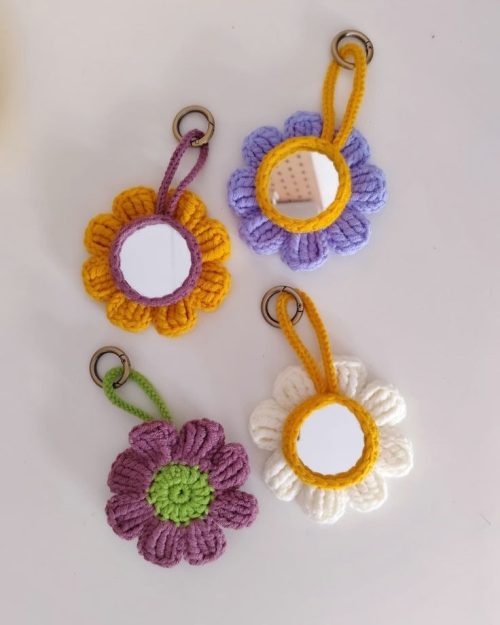 8 Crochet Mirror Keychain Patterns ⋆ GreatThingsFirst